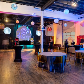 THE DEN - Updated November 2025 - 14 Photos - 116 SE Yamhill St ...