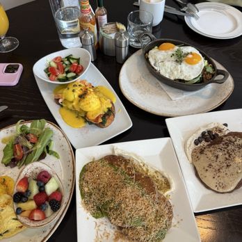 EQUES - Updated December 2025 - 441 Photos & 368 Reviews - 900 Bellevue ...