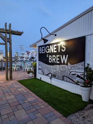 BEIGNETS & BREW - 40 Photos & 26 Reviews - 302 Harbor Blvd, Destin ...