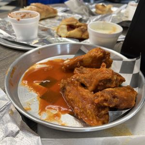 JIMMY NENO’S PIZZERIA & TAPROOM - Updated August 2025 - 7172 Warren ...