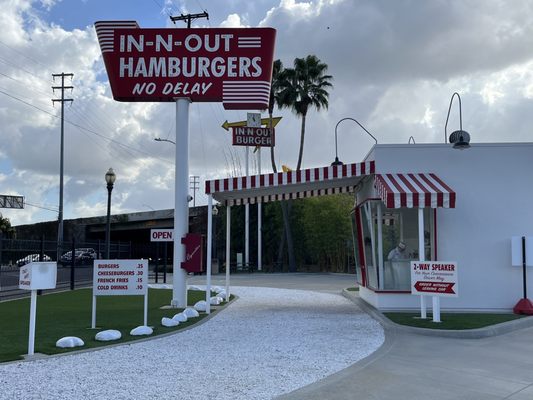 ORIGINAL IN-N-OUT REPLICA - Updated July 2025 - 160 Photos & 29 Reviews ...