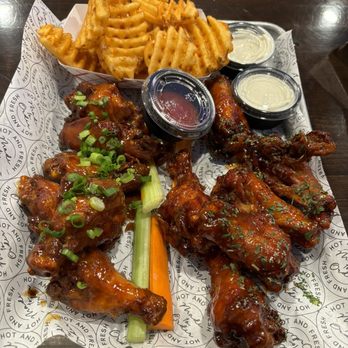 WING SPOT - Updated January 2026 - 66 Photos & 106 Reviews - 991 Lake ...