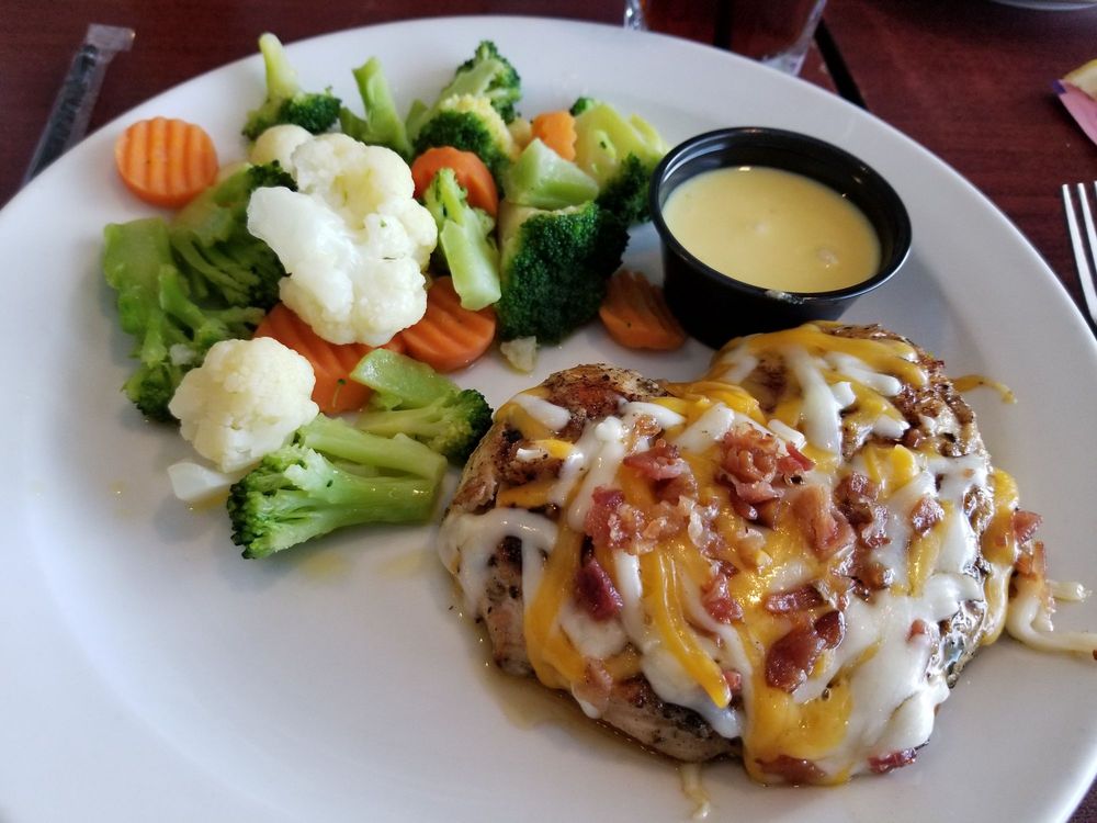 YANNI’S GRILLE - 22 Photos & 20 Reviews - 19 S Spring St, Sparta, TN - Yelp