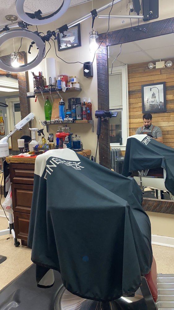 FINE LINEZ BARBERSHOP - Updated November 2025 - 704 Penn Ave, West ...