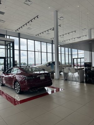 AUFFENBERG NISSAN - Updated November 2025 - 48 Photos & 61 Reviews ...