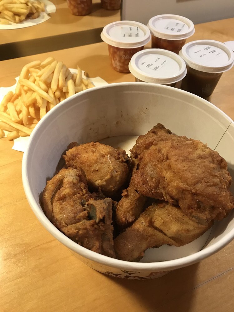 KFC - Updated September 2024 - Welcome Break, Oxford, United Kingdom ...