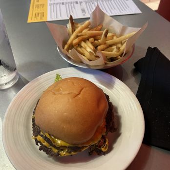 SOCIETY BURGER - Updated December 2024 - 184 Photos & 173 Reviews ...