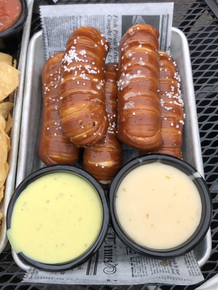 JOHNNY BLACK’S PUBLIC HOUSE - 278 Photos & 324 Reviews - 35000 Moravian ...