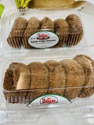 DELUXE ITALIAN BAKERY - Updated November 2025 - 64 Photos & 85 Reviews ...