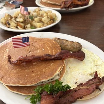 AMERICAN HOST RESTAURANT - Updated May 2024 - 343 Photos & 422 Reviews ...