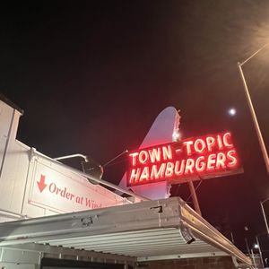 TOWN TOPIC - 331 Photos & 408 Reviews - 2021 Broadway St, Kansas City ...