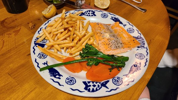 THE WINDMILL - 64 Photos & 124 Reviews - 1501 N Wenatchee Ave ...