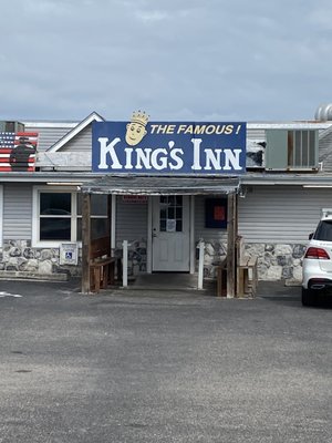 KING’S INN - Updated October 2024 - 152 Photos & 219 Reviews - 1116 E ...