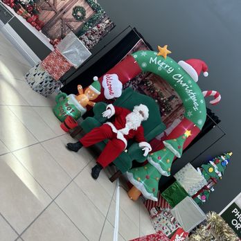 SAMANEA MALL - Updated April 2025 - 33 Photos & 10 Reviews - 1500 Old ...