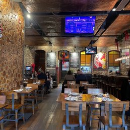 MOMPOU TAPAS BAR & RESTAURANT - Updated December 2025 - 635 Photos ...