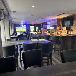 MAKOS MARINA BAR & GRILL - Updated July 2025 - 48 Photos & 36 Reviews ...