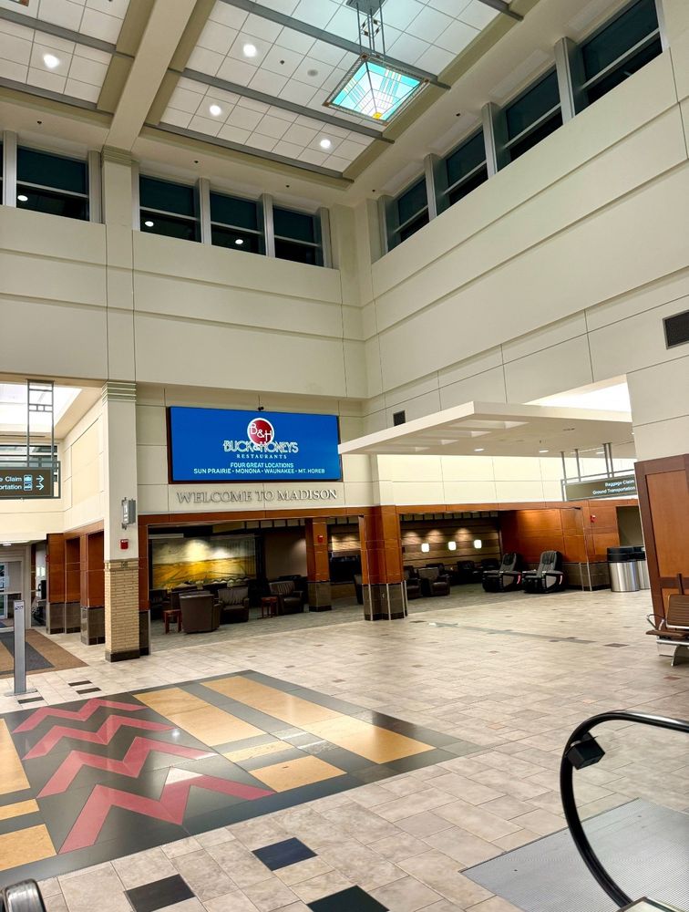 DANE COUNTY REGIONAL AIRPORT - Updated July 2025 - 284 Photos & 261 ...