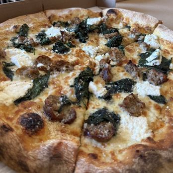 DOUGH HEAD PIZZA - Updated October 2025 - 95 Photos & 81 Reviews - 833 ...