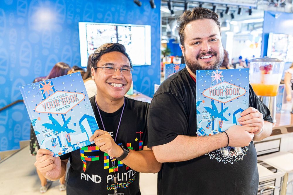 ZAPPOS TOUR EXPERIENCE - 678 Photos & 38 Reviews - Tours - 400 Stewart ...