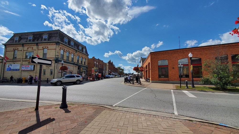 LAKEFRONT FARMERS’ MARKET - Updated May 2025 - 24 Photos - 120 Queen ...