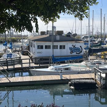 THE CHOWDER BARGE - Updated June 2024 - 1106 Photos & 640 Reviews - 611 ...