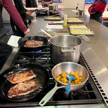 SUR LA TABLE - Updated October 2025 - 192 Photos & 162 Reviews - 306 ...