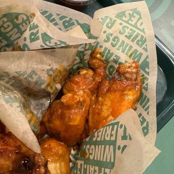 WINGSTOP - Updated December 2025 - 19 Photos & 23 Reviews - 7331 W Lake ...