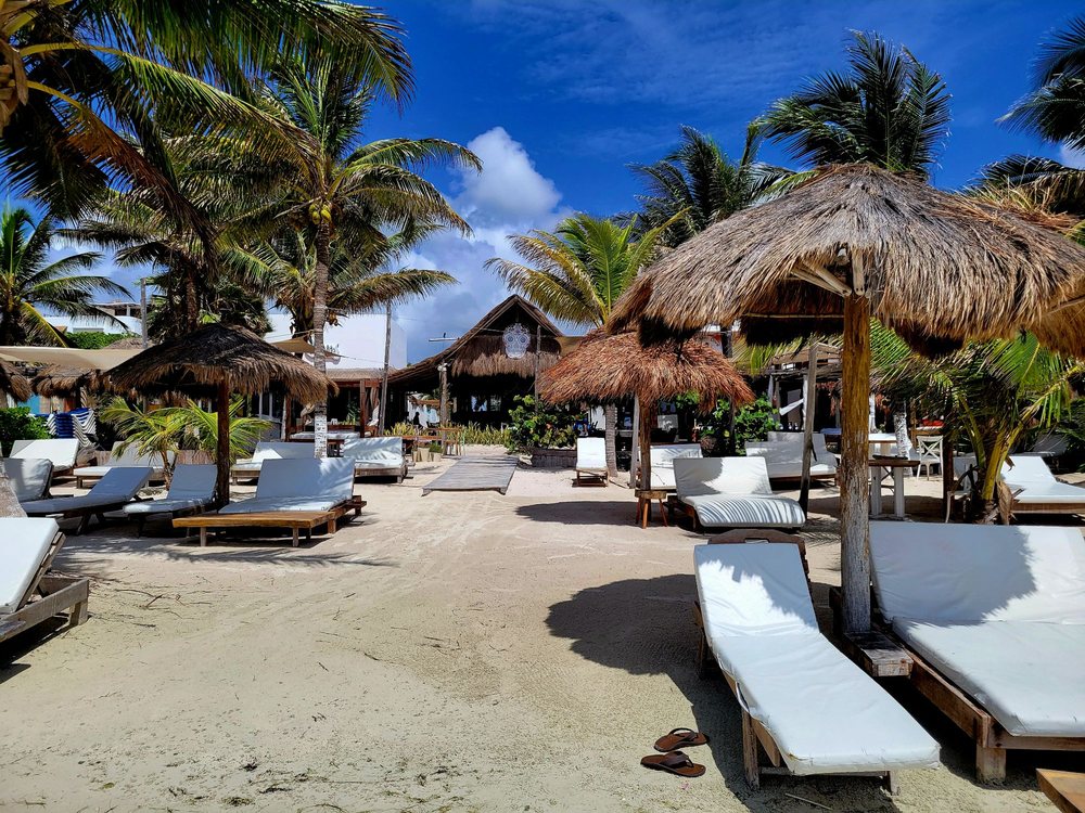 YAYA BEACH CLUB - 42 Photos & 17 Reviews - Av. Malecòn S/N, Quintana ...