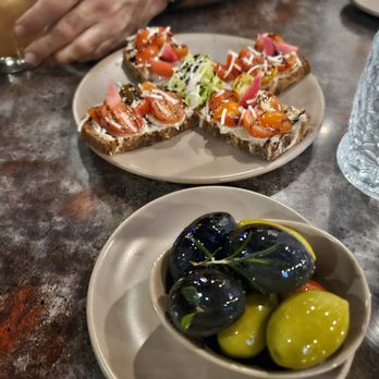 FROG & SLIM - Updated March 2025 - 1043 Photos & 529 Reviews - 1420 ...