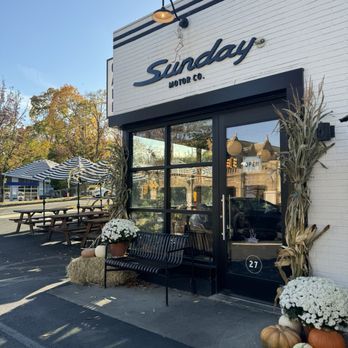 SUNDAY MOTOR CO CAFE - Updated December 2024 - 420 Photos & 183 Reviews ...