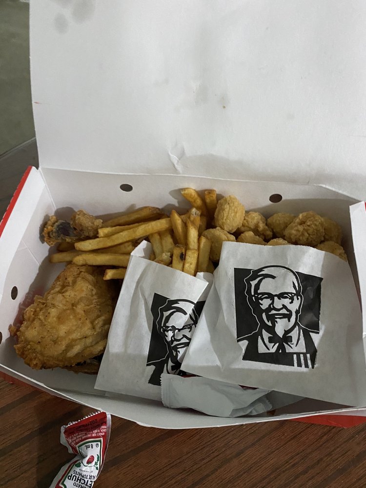 KFC - Updated May 2024 - 54 Photos & 13 Reviews - 12121 72 Avenue ...