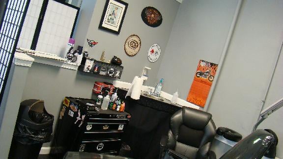 UNDERGROUND INK & PIERCING - Updated December 2025 - 11 Photos & 10 ...