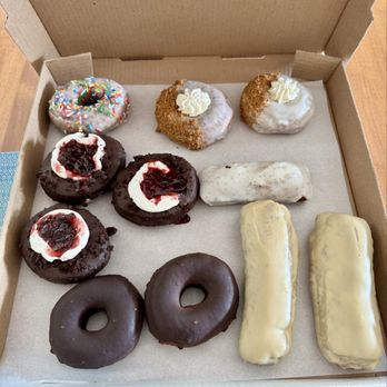 LEVEL 5 DONUTS - Updated December 2025 - 32 Photos & 13 Reviews - 2086 ...