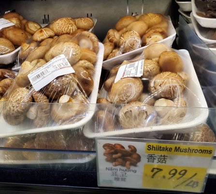 CHINATOWN SUPERMARKET - 798 Photos & 147 Reviews - 3390 South State St ...