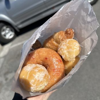 SUNRISE DONUTS - Updated November 2024 - 170 Photos & 102 Reviews ...