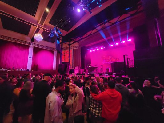 THE UC THEATRE - Updated October 2025 - 259 Photos & 143 Reviews - 2036 ...