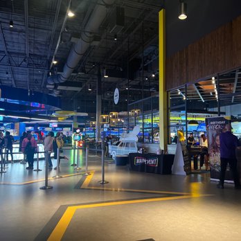 MAIN EVENT NEWARK - 141 Photos & 191 Reviews - 2900 Fashion Center Blvd ...