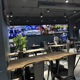 THE OWNERS BOX SPORTS BAR & GRILL - Updated June 2025 - 45 Photos & 56 ...