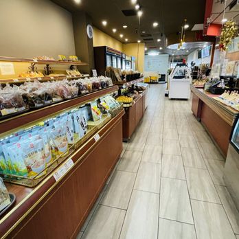 MOMO BAKERY - Updated October 2025 - 207 Photos & 85 Reviews - 127 E ...