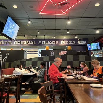 BUDDY’S PIZZA - DEARBORN - 386 Photos & 456 Reviews - 22148 Michigan ...