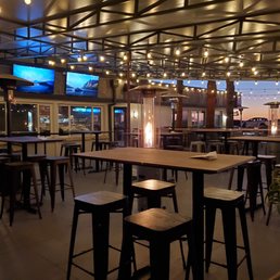 CARDIFF BEACH BAR AT TOWER 13 - Updated April 2025 - 459 Photos & 511 ...