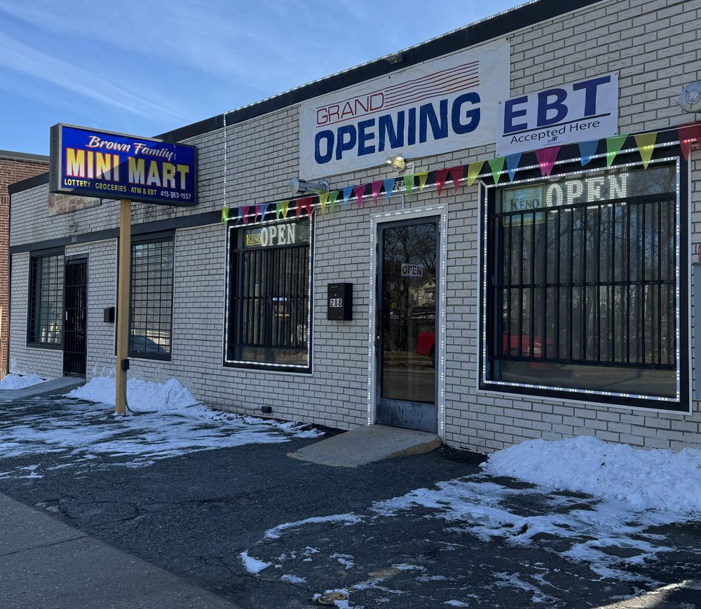 BROWN FAMILY MINI MART - Updated January 2025 - 288 Locust St ...