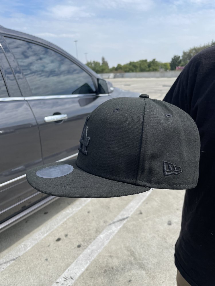 LIDS SPORTSWEAR RETAIL - 3401 Dale Rd, Modesto, California - Sports ...