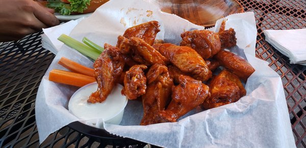 20 NORTH BROADWAY TAVERN - 132 Photos & 166 Reviews - 20 N Broadway ...