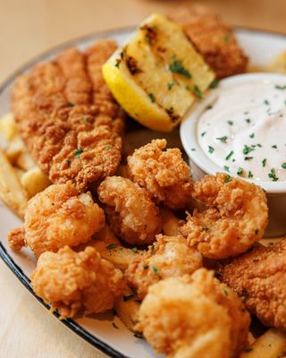 THE QUEEN BATON ROUGE - Updated December 2025 - 57 Photos & 11 Reviews ...