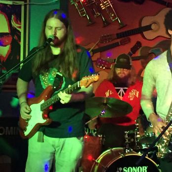 MOONSHADOW TAVERN - Updated May 2024 - 31 Photos & 40 Reviews - 3976 ...