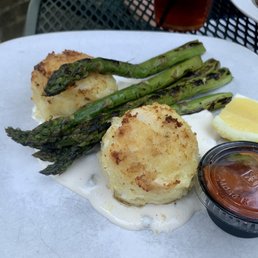 FOUR DOGS TAVERN - Updated December 2025 - 150 Photos & 316 Reviews ...