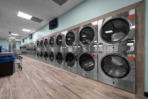 SPLASH LAUNDROMAT - Updated October 2025 - 26 Photos & 31 Reviews - 880 ...