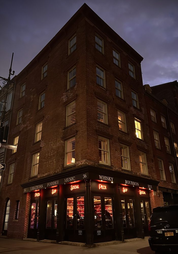 PECK SLIP SOCIAL - Updated July 2025 - 24 Photos - 36 Peck Slip, New ...