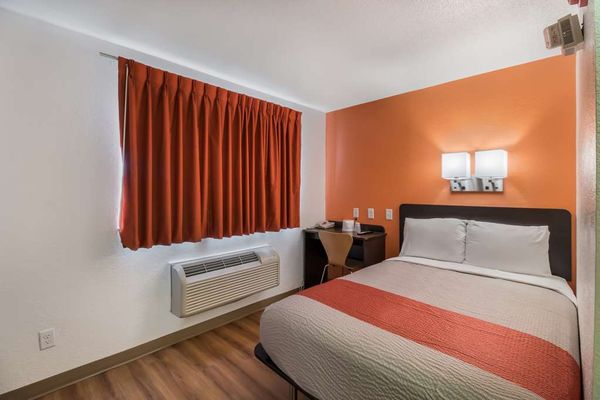 MOTEL 6 - 67 Photos & 13 Reviews - Hotels - 1202 36th St S, Fargo, ND ...